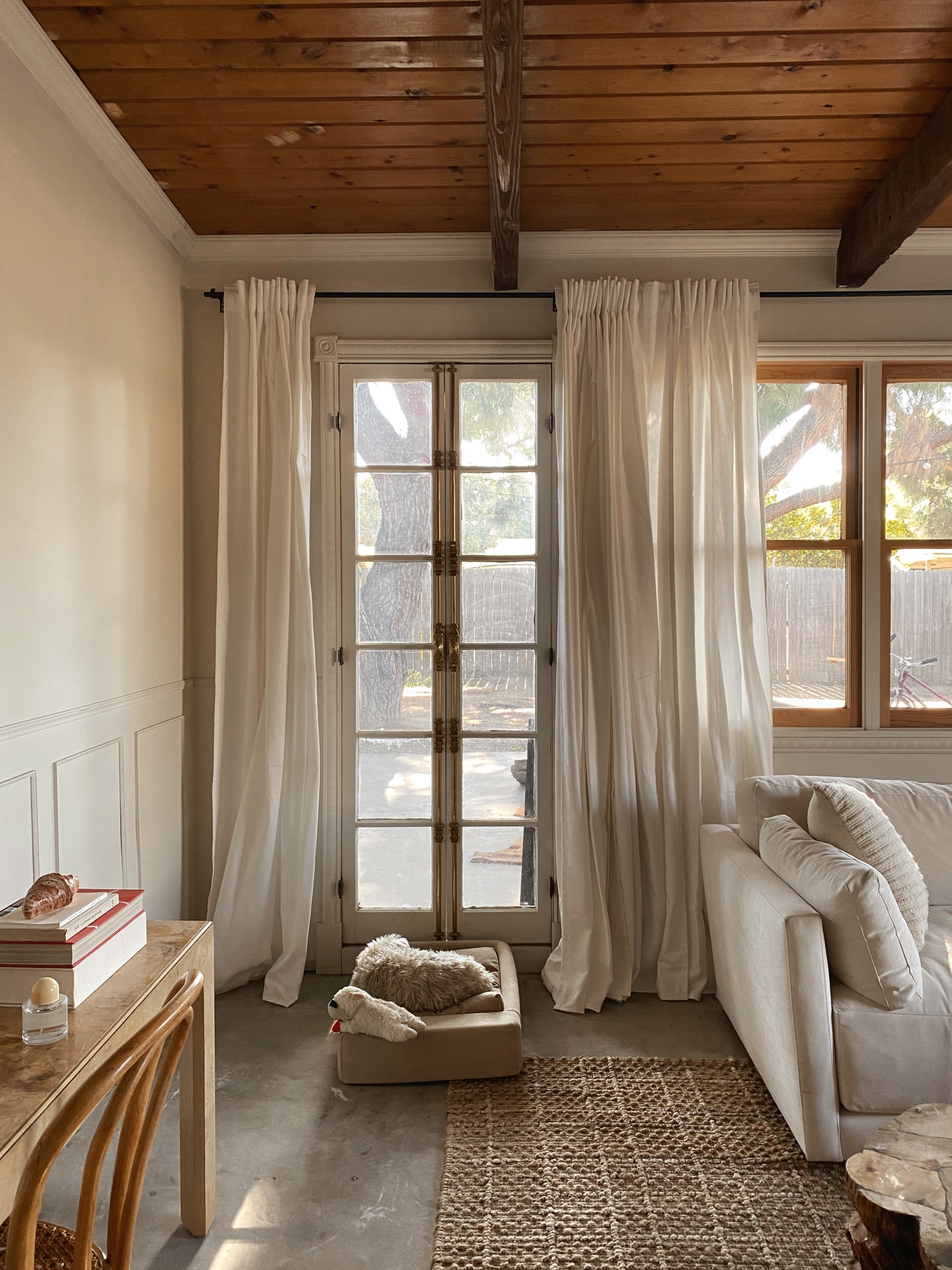 Curtains wall store