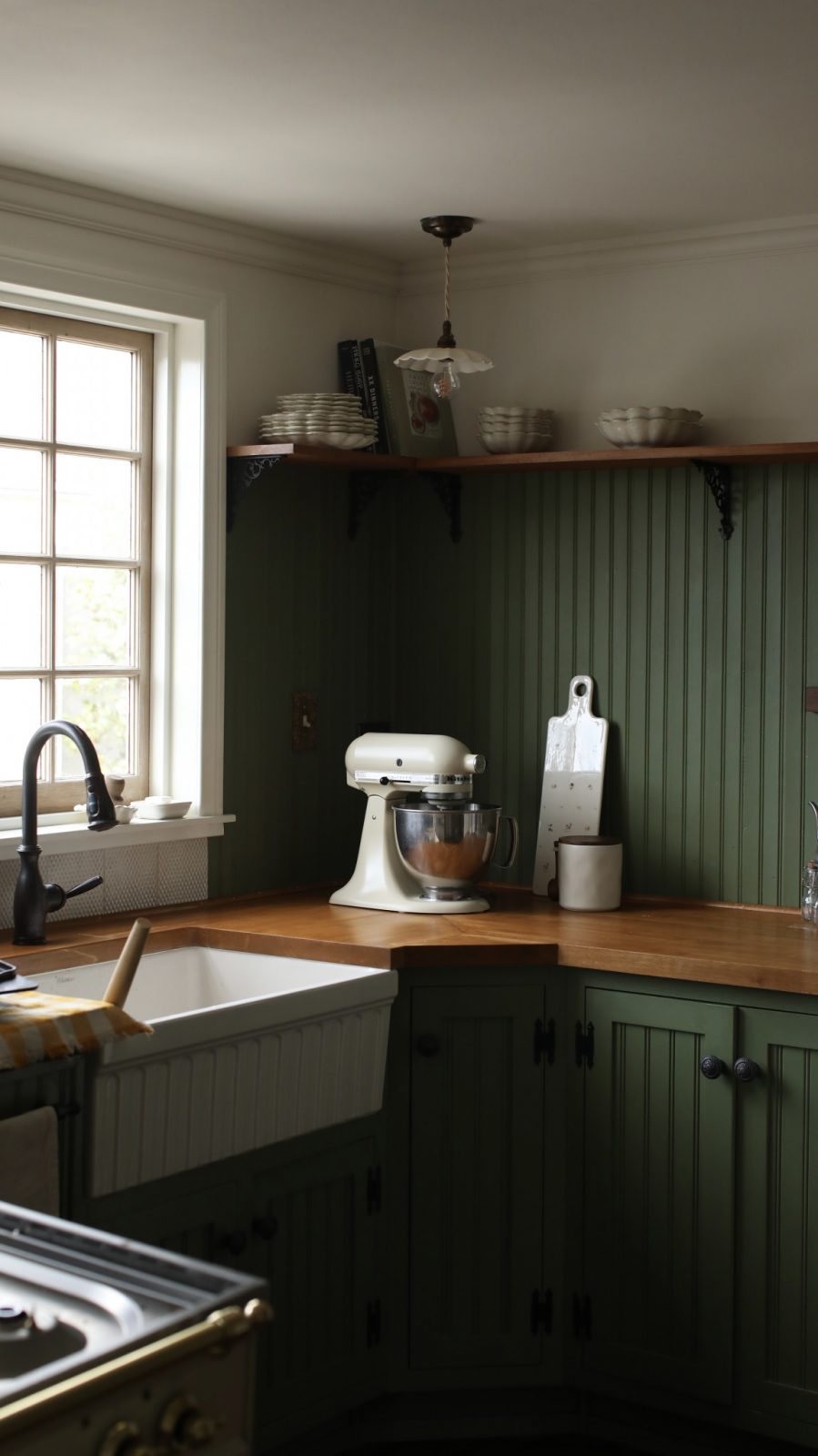 Spray Painting my Stand Mixer - Pretty Little Fawn